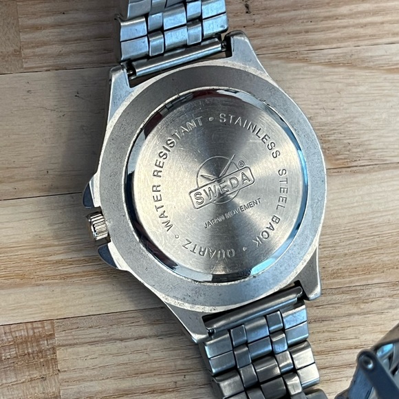 Sweda | Accessories | Sweda American Airlines Mens Watch White Dial ...